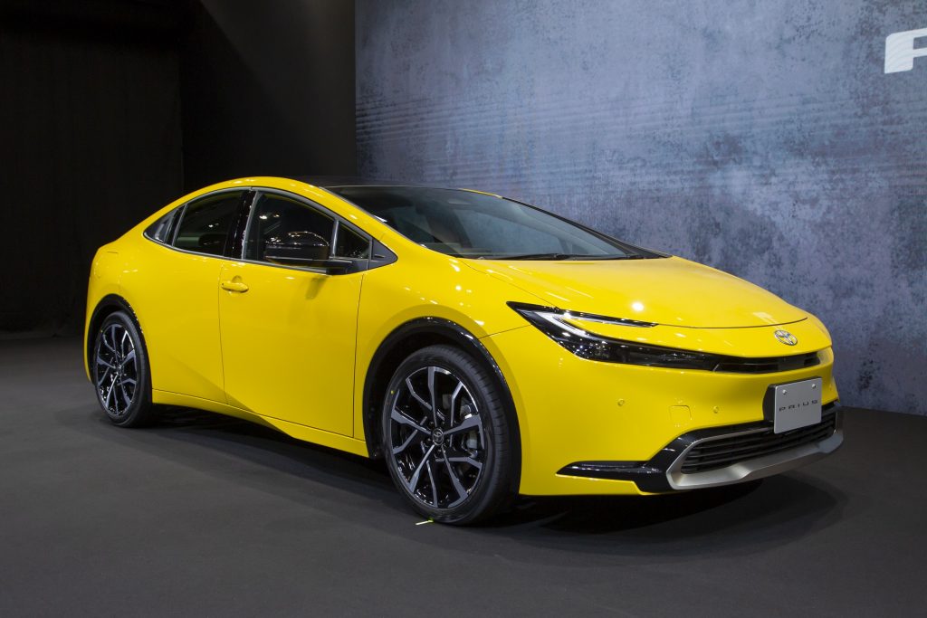 2023-Toyota-Prius-JDM-19 - PakWheels Blog 2023-Toyota-Prius-JDM-19 - PakWheels Blog